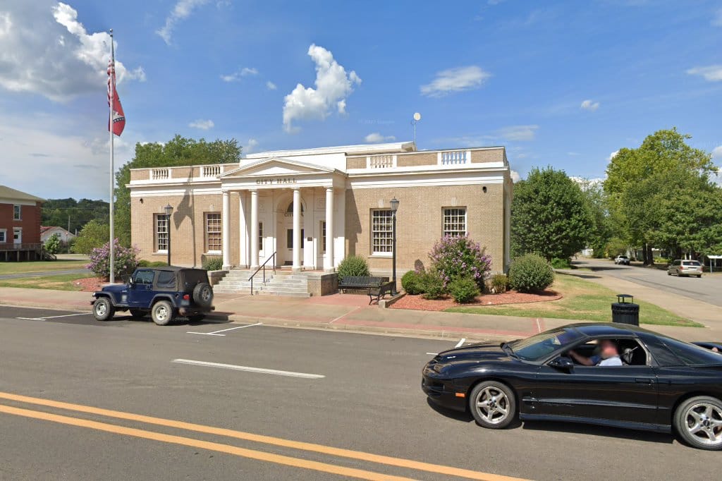 Dog Shelters in Mena, AR - Find Paw Pal